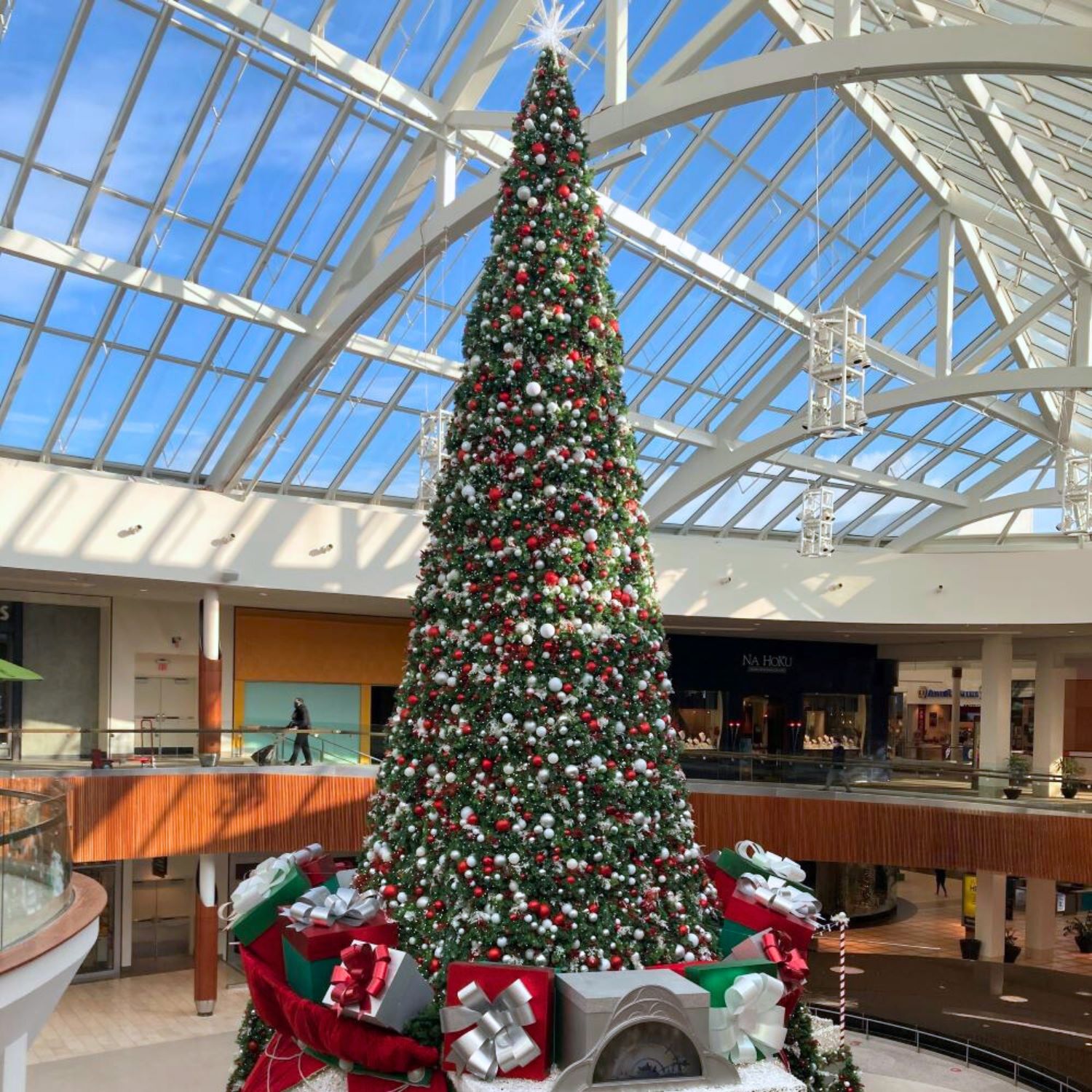Santa’s Elevator Express - Natick Mall Holiday Experience - Studio Artefact
